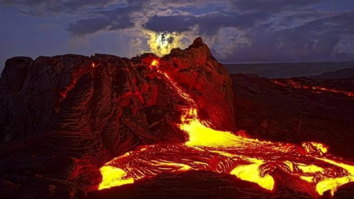 Hawaii Volcano Demon revealed. – yhebrew.com……. 'Hand of יהוה, Yahweh ...